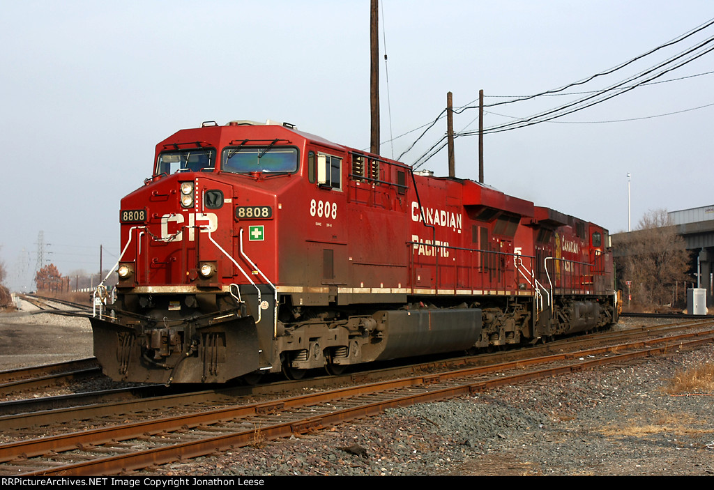 CP 243 heads towards Melvindale yard